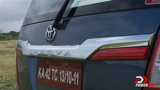 Toyota Innova Facelift - CarWale