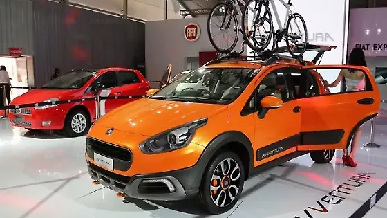 Fiat India opens a new dealership in New Delhi - CarWale