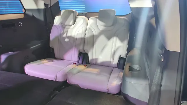 Mahindra XUV700 AX7 unveiled – Now in Pictures - CarWale