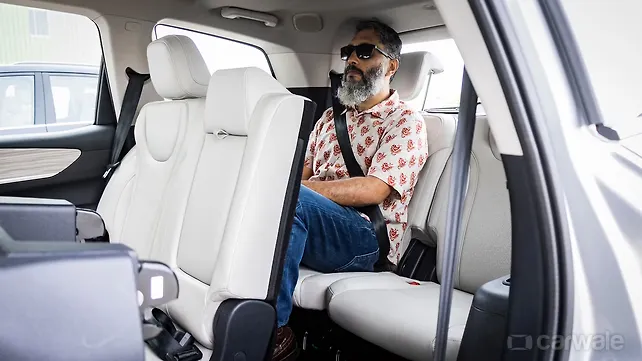 2021 Mahindra XUV700 First Drive Review - CarWale