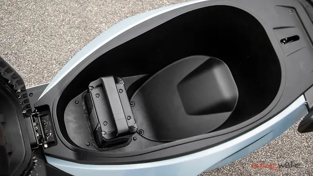 Simple Energy One electric scooter: Image Gallery - BikeWale