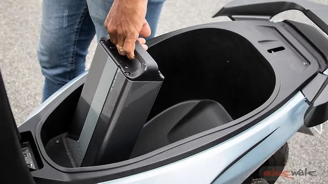 Simple Energy One electric scooter: Image Gallery - BikeWale