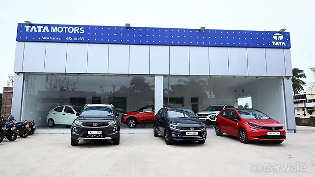 Tata Motors opens 70 new sales outlets in a single day - CarWale