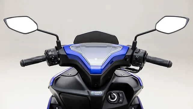 Yamaha Aerox 155 360 view - BikeWale
