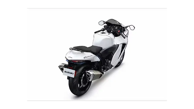Suzuki Hayabusa [2022] Left Rear Three Quarter Image - BikeWale