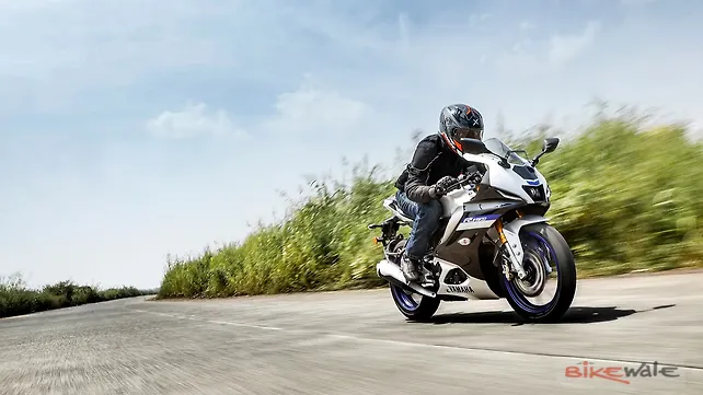 Yamaha YZF R15 V4: First Ride Review - BikeWale