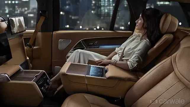 Land Rover unveils brand new Range Rover - CarWale