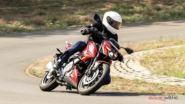 Bajaj Pulsar F250 Price - Mileage, Images, Colours | BikeWale