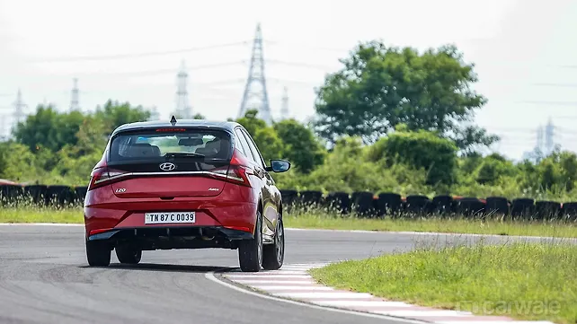 Hyundai i20 Turbo DCT: CarWale Trackday 2021 - CarWale