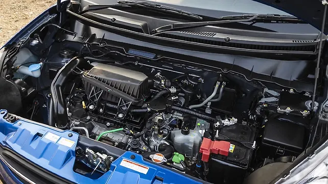 मारुति सुज़ुकी सिलेरियो और हृयूंडे सैंट्रो के फ़ीचर्स की तुलना - CarWale