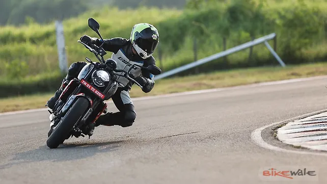 Triumph Trident 660 Track Review: BikeWale Trackday 2021 - BikeWale