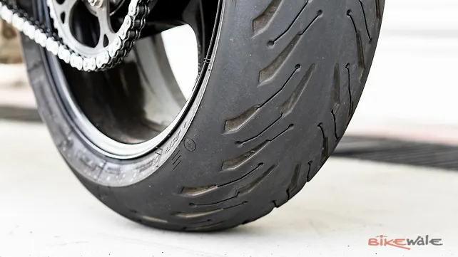 Triumph Trident 660 Track Review: BikeWale Trackday 2021 - BikeWale