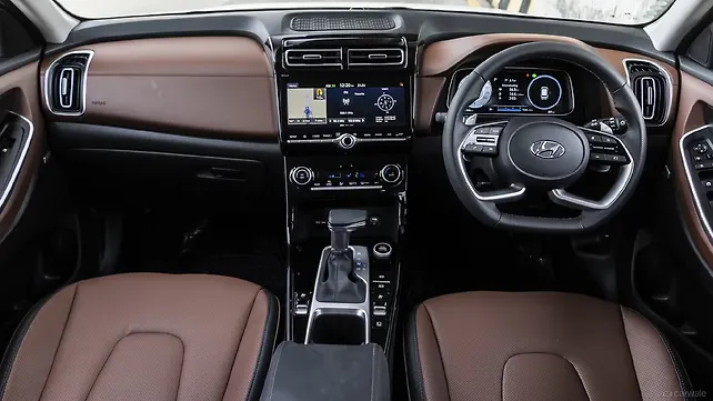 Hyundai Alcazar gets two new seven-seat, automatic variants | CarTrade