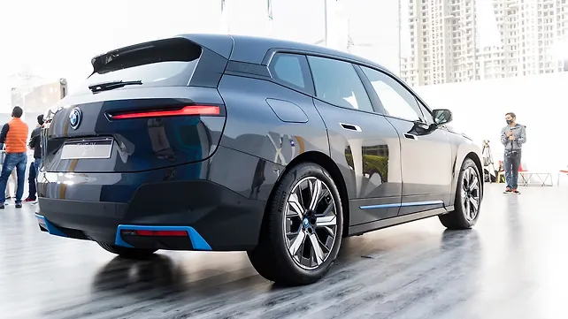 BMW iX xDrive40 launched in India; First Look | CarTrade