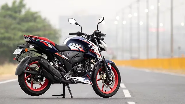 TVS Apache RTR 165RP Rear View Image - BikeWale