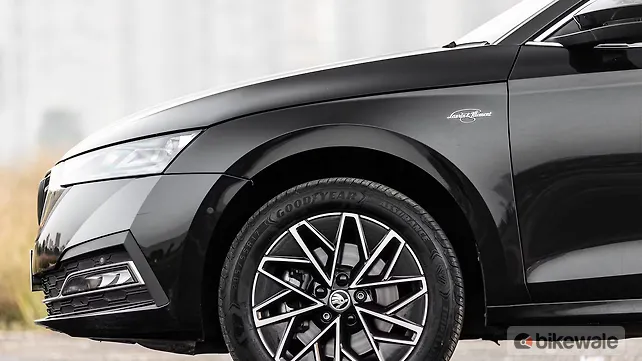 2021 Skoda Octavia First Drive Review | CarTrade