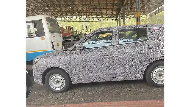 Mahindra XUV300 electric variant spotted testing - CarWale