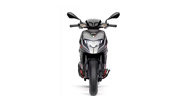 Aprilia SR 160 Floorboard Image - BikeWale