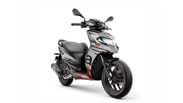 Aprilia SR 160 Floorboard Image - BikeWale