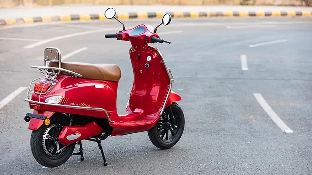 Benling Aura Right Rear Three Quarter Image - BikeWale