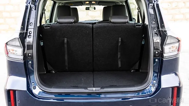 Maruti XL6 Alpha Plus AT Petrol Price in India - Features, Specs and ...