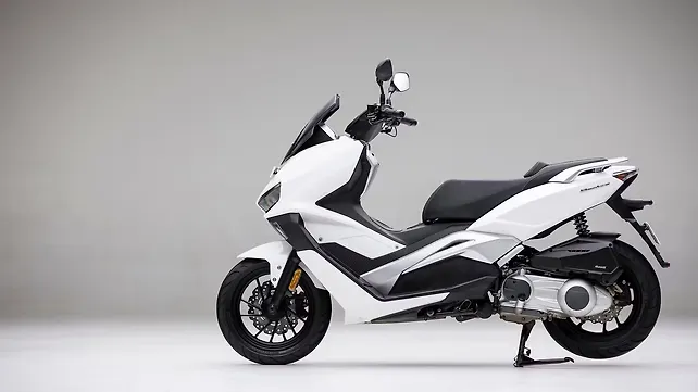 Images of Keeway Vieste 300 | Photos of Vieste 300 - BikeWale