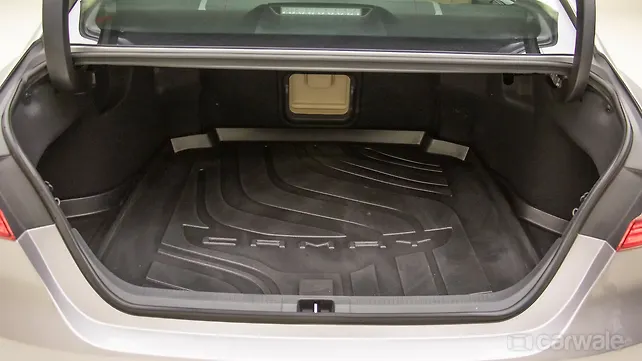 Toyota Camry Price - Images, Colours & Reviews - CarWale