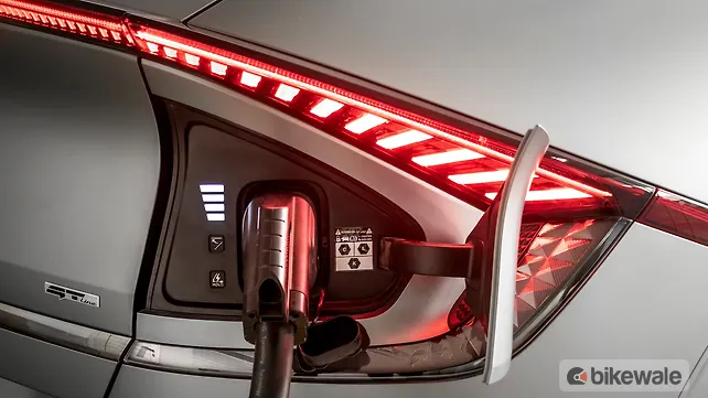 2022 Kia EV6 First Drive Review | CarTrade