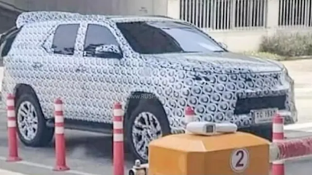 Next-Gen Toyota Fortuner spied testing - CarWale