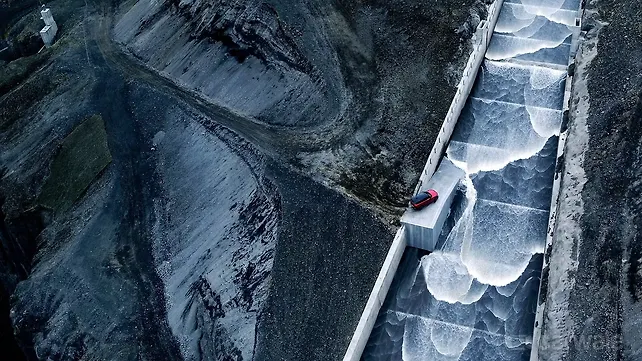 New Range Rover Sport debut — Now in pictures - CarWale