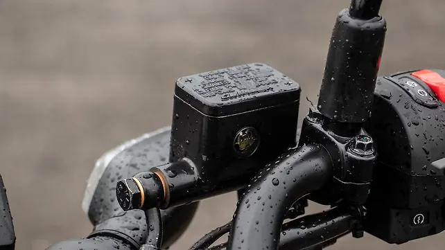 Bajaj Pulsar N160 360 view - BikeWale