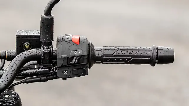 Bajaj Pulsar N160 360 view - BikeWale