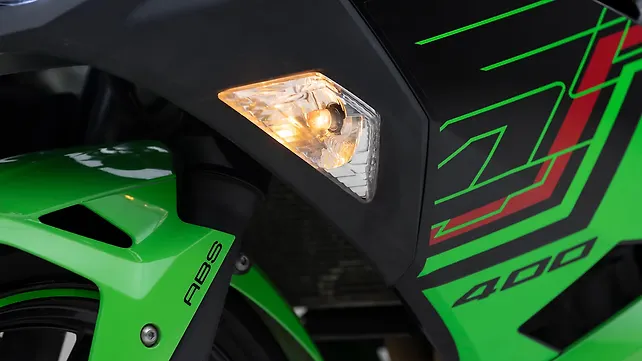 Kawasaki Ninja 400 360 view - BikeWale