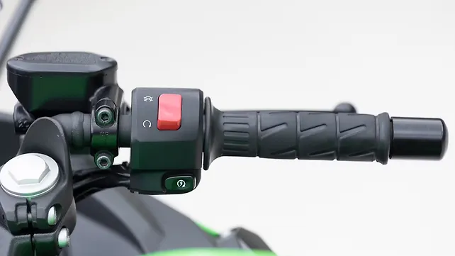 Kawasaki Ninja 400 360 view - BikeWale