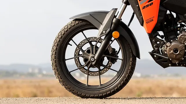 Suzuki V-Strom SX 360 view - BikeWale