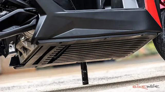 Simple One electric scooter: First Ride Review - BikeWale