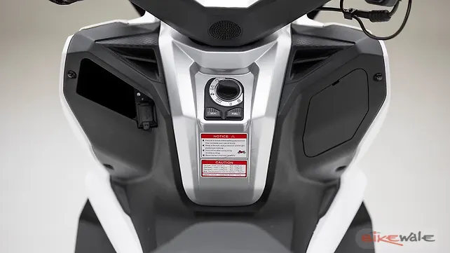 Keeway Vieste 300 Price - Mileage, Images, Colours | BikeWale