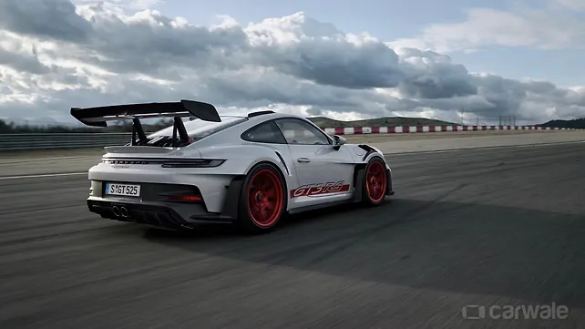 Porsche 911 GT3 RS breaks cover with 517bhp and massive wing - CarWale