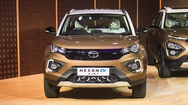 Tata Nexon and Nexon EV Jet Editions: First Look - CarWale