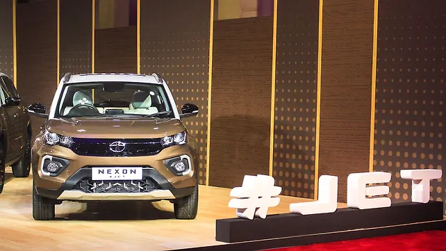 Tata Nexon, Harrier and Safari Jet Editions First look | CarTrade