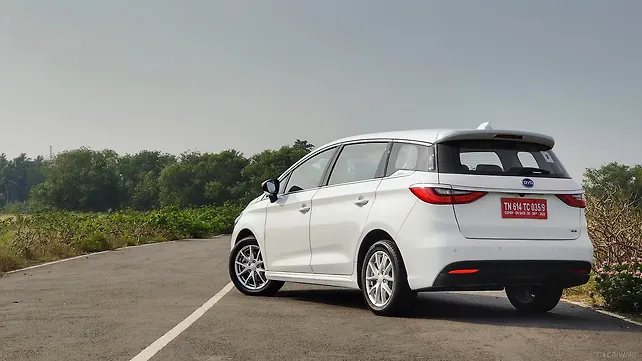 Over 450 BYD e6 eMPVs delivered across India - CarWale