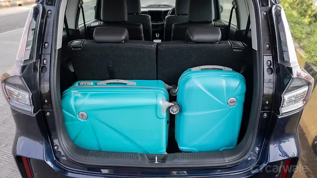 Kia Carens vs Maruti XL6 Comparison Test: The Better Six Seater - CarWale