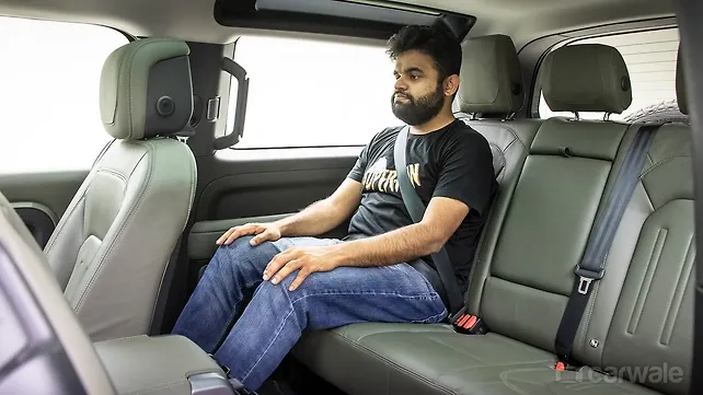 Land Rover Defender 90 First Drive Review - CarWale