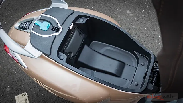 Bajaj Chetak Electric Scooter: Roadtest Review - BikeWale