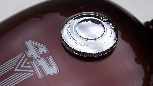 Jawa 42 Bobber 360 view - BikeWale