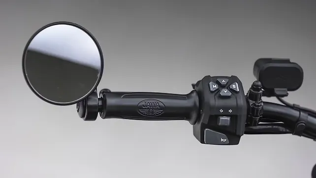 Jawa 42 Bobber 360 view - BikeWale