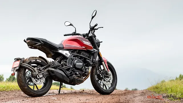 Moto Morini Seiemmezzo 6 ½ Twins: First Look Review - BikeWale