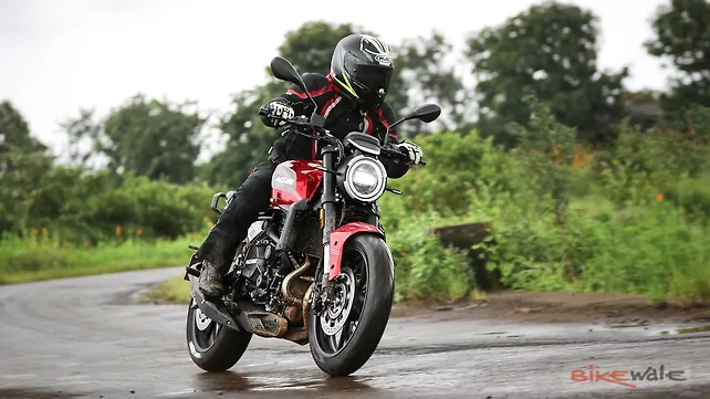 Moto Morini Seiemmezzo 6 ½ Twins: First Look Review - BikeWale
