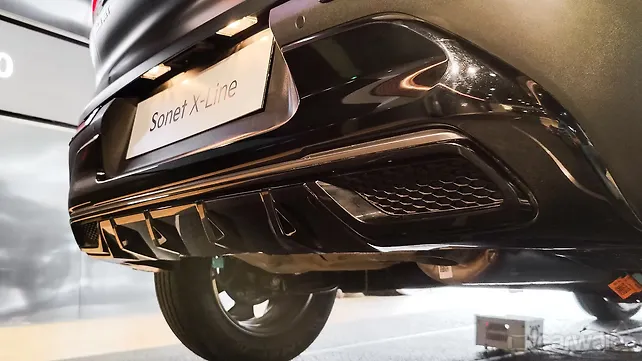 Kia Sonet X-Line 1.0 TGDi First Look - CarWale