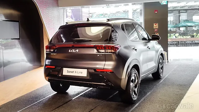 Kia Sonet X-Line 1.0 TGDi First Look - CarWale